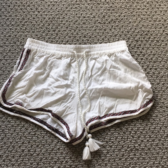 Forever 21 | Shorts | White Beachy Shorts | Poshmark